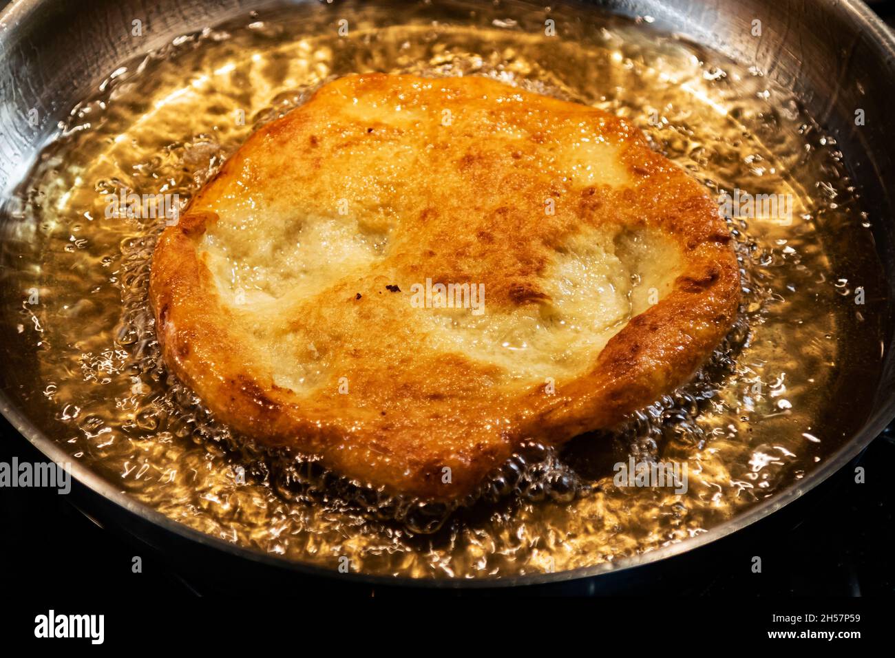 Chrome pan hi-res stock photography and images - Alamy