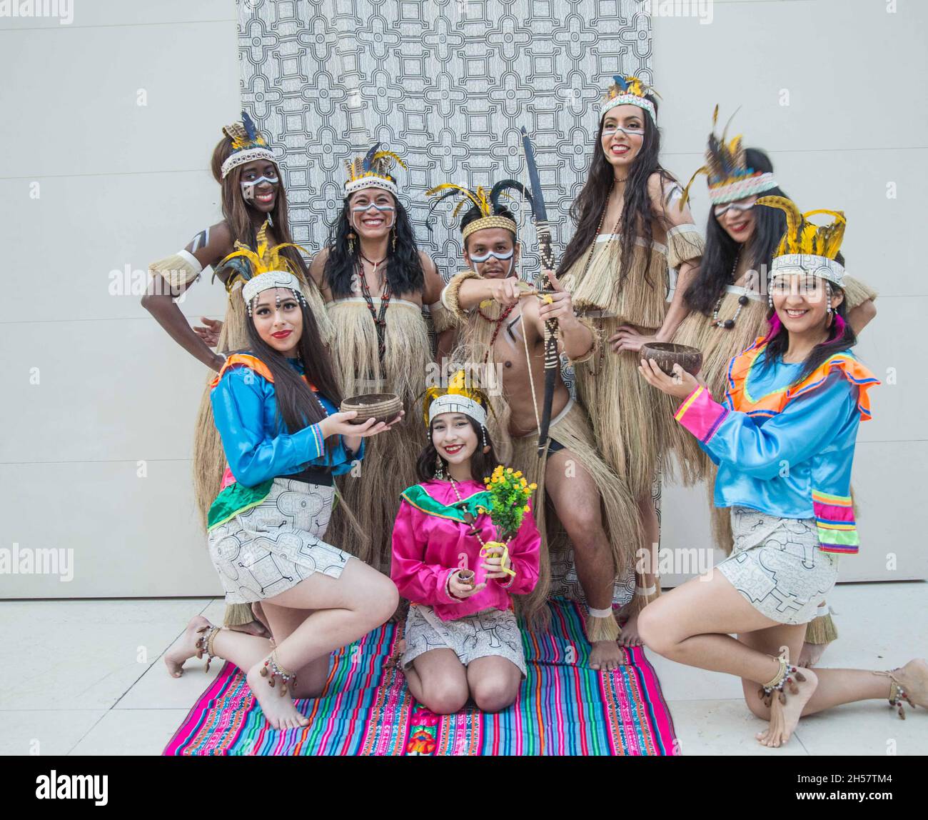 Group photo with peruvian performers hi-res stock photography and ...