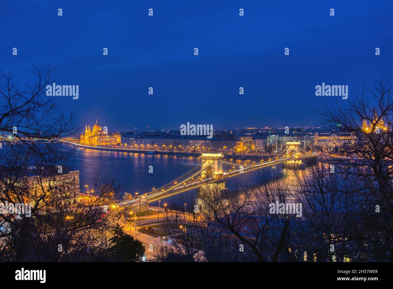 Budapest city night scene. View at Chain bridge, river Danube and ...