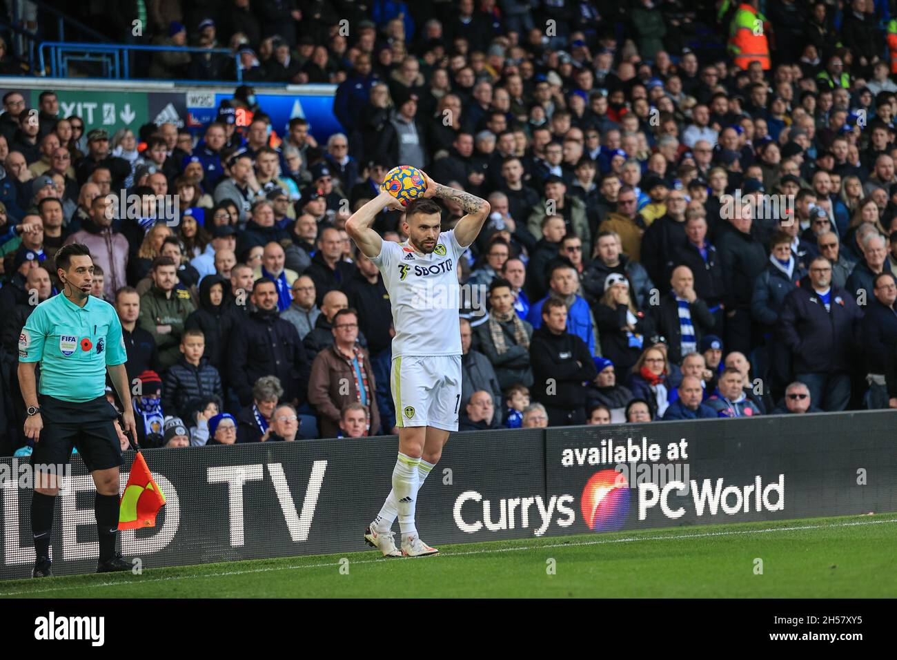 Stuart Dallas #15 of Leeds United takes a throw-in Stock Photo - Alamy