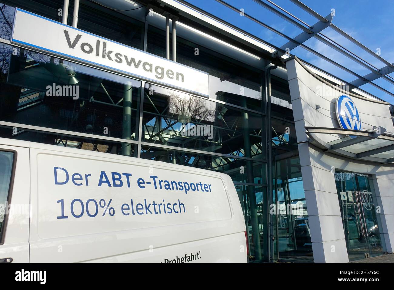 Branch of Volkswagen VW in Berlin Stock Photo - Alamy