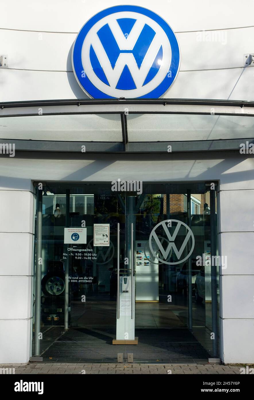 Branch of Volkswagen VW in Berlin Stock Photo - Alamy