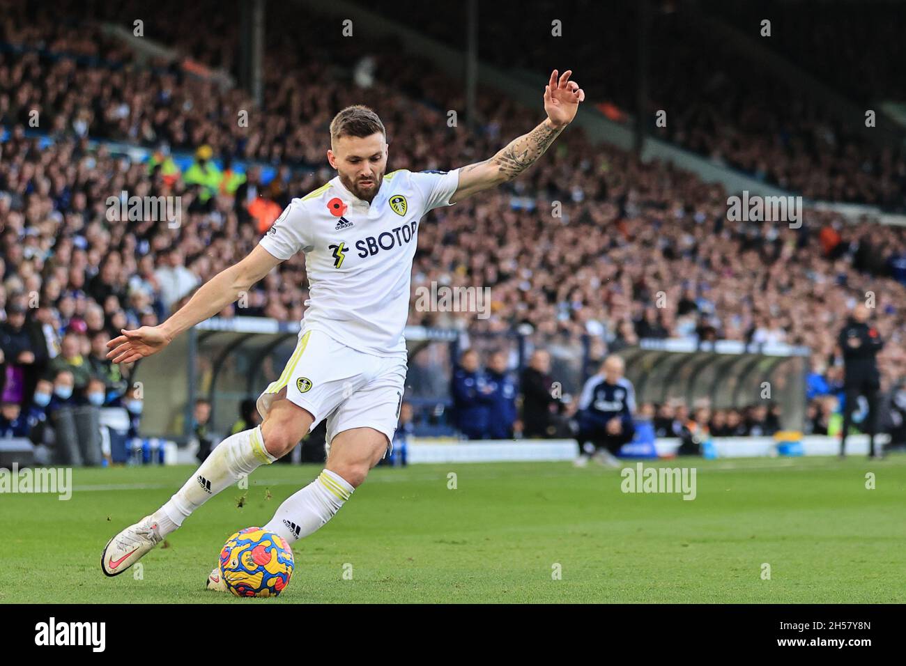 Stuart Dallas #15 of Leeds United crosses the ball Stock Photo - Alamy