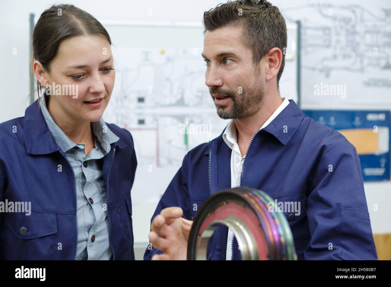 airplane service crew repairing something Stock Photo - Alamy