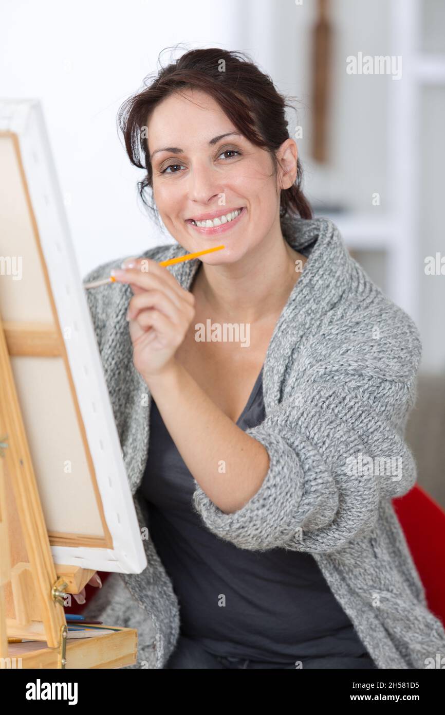 Posing for painting hi-res stock photography and images - Alamy