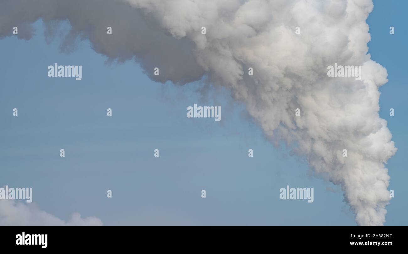 Smoke column hi-res stock photography and images - Alamy