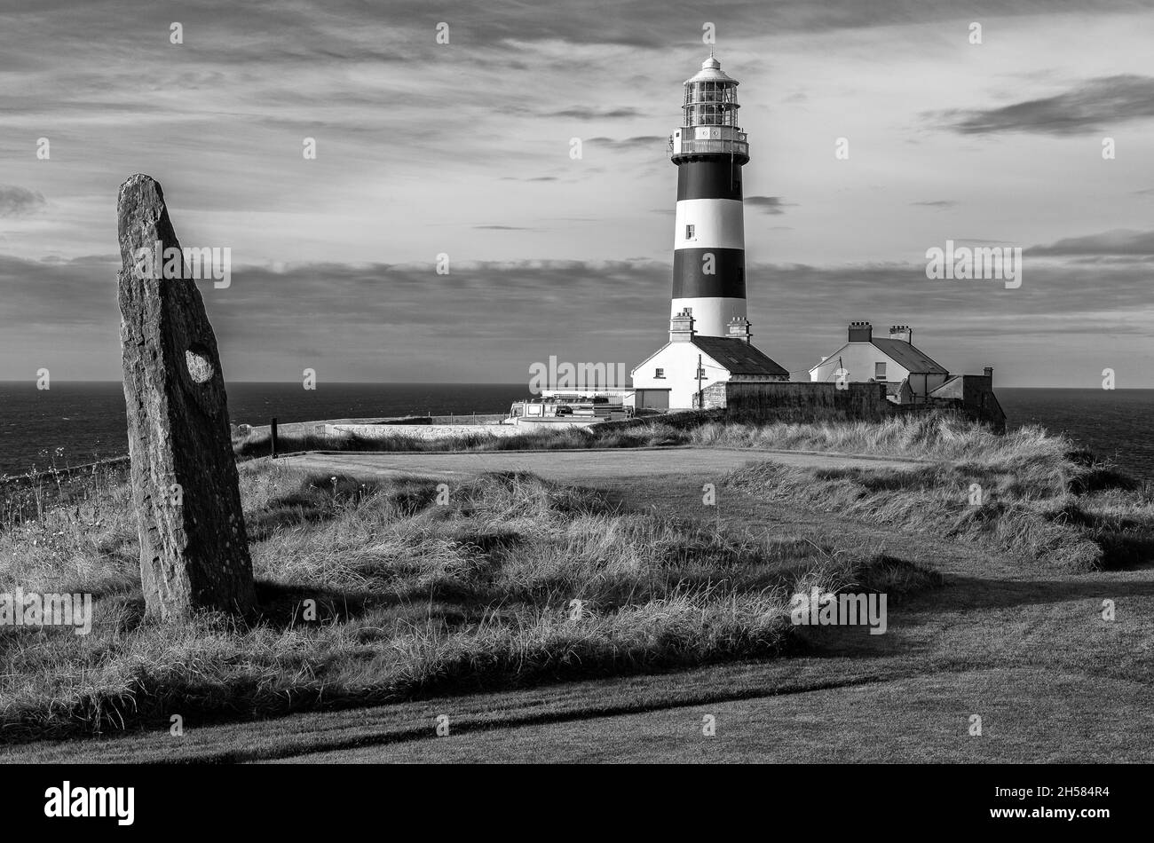 Old head kinsale lighthouse hi-res stock photography and images - Alamy