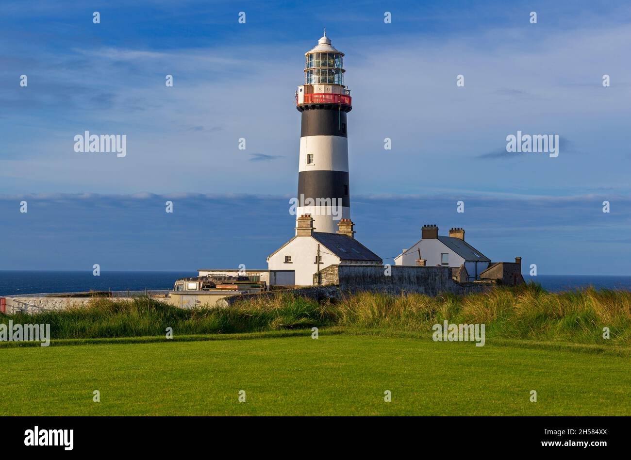Old head kinsale lighthouse hi-res stock photography and images - Alamy