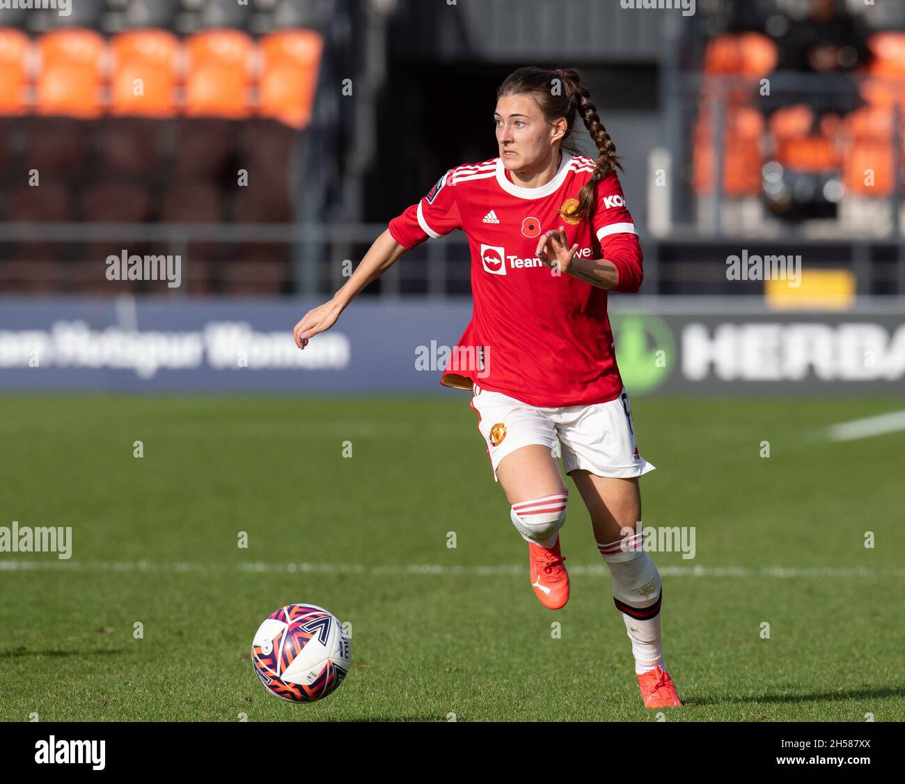 London, UK. 07th Nov, 2021. Manchester Utd Women Hannah Blundell during ...