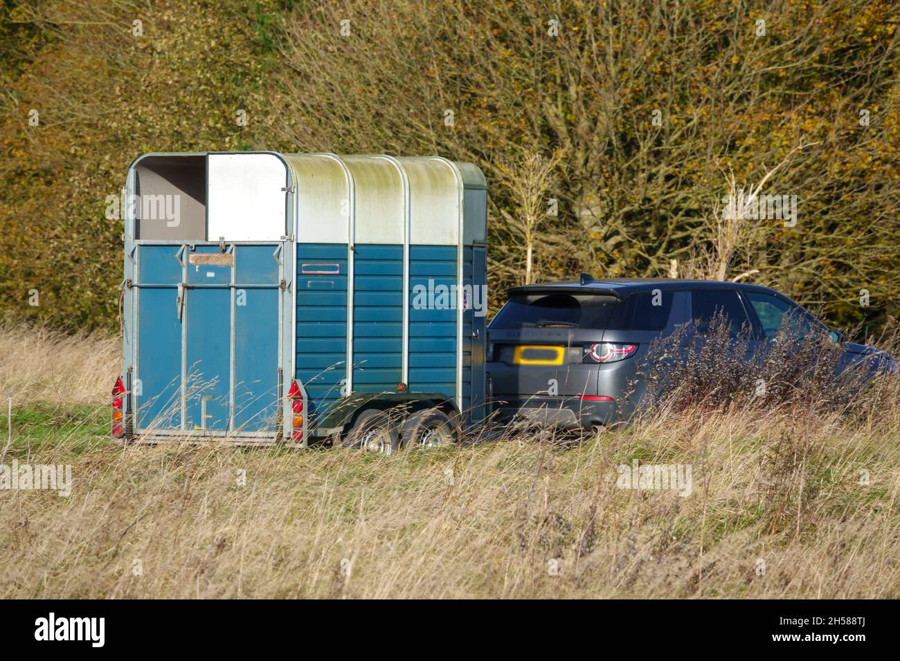 Old horse box hi-res stock photography and images - Alamy