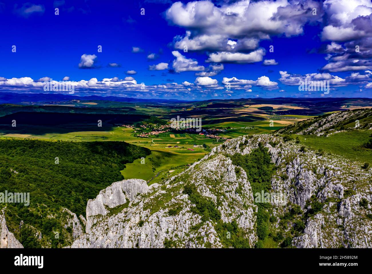 Cheile Turzii in Romania from above | Luftbilder von Cheile Turzii in ...