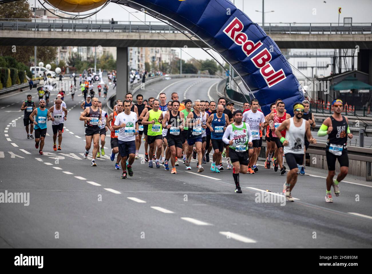 Istanbul, Turkey. 07th Nov, 2021. Runners seen during the 43rd Istanbul ...
