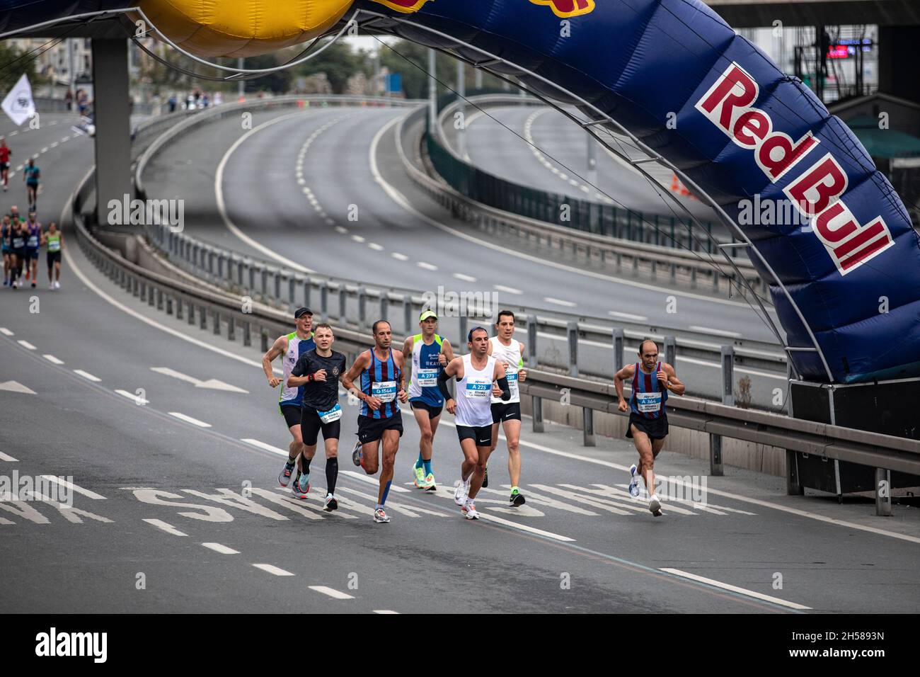 Istanbul, Turkey. 07th Nov, 2021. Runners seen during the 43rd Istanbul ...