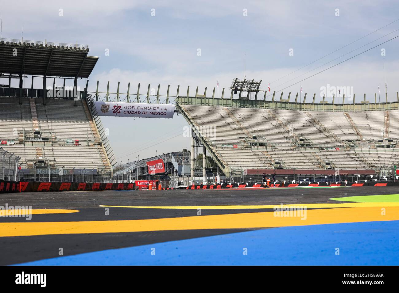 Autódromo hermanos rodríguez track f1 hi-res stock photography and ...