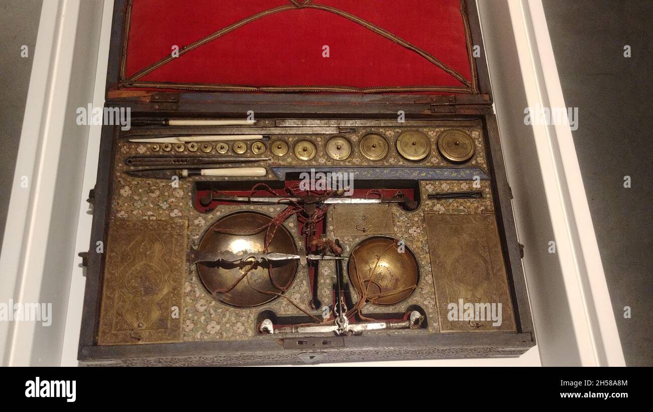 Weight systems hi-res stock photography and images - Alamy