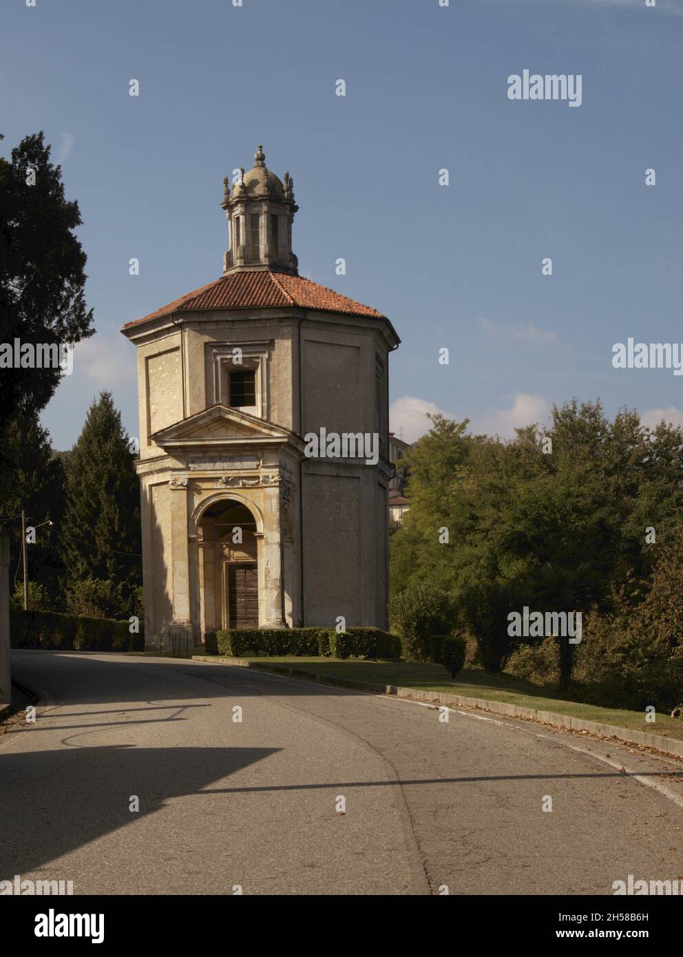 Cappella Sacro Monte di Arona, Piemonte Stock Photo - Alamy