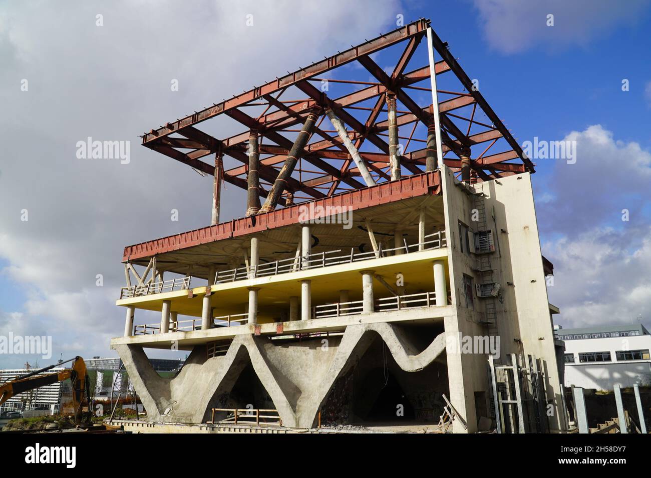 Ruins, lost places: Deserted and abandoned pavilion of the former world ...