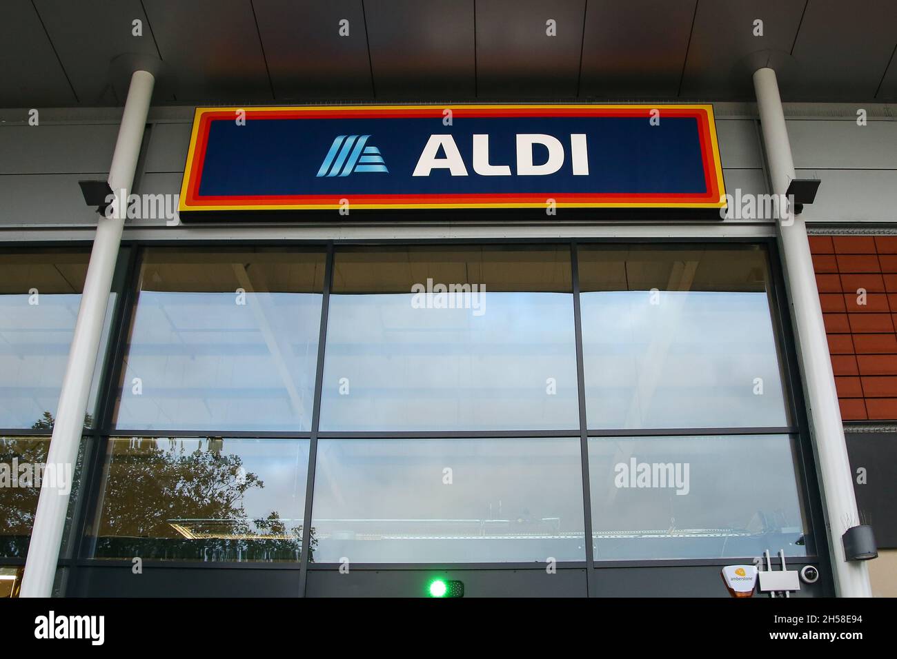 Aldi finance and business hi-res stock photography and images - Alamy