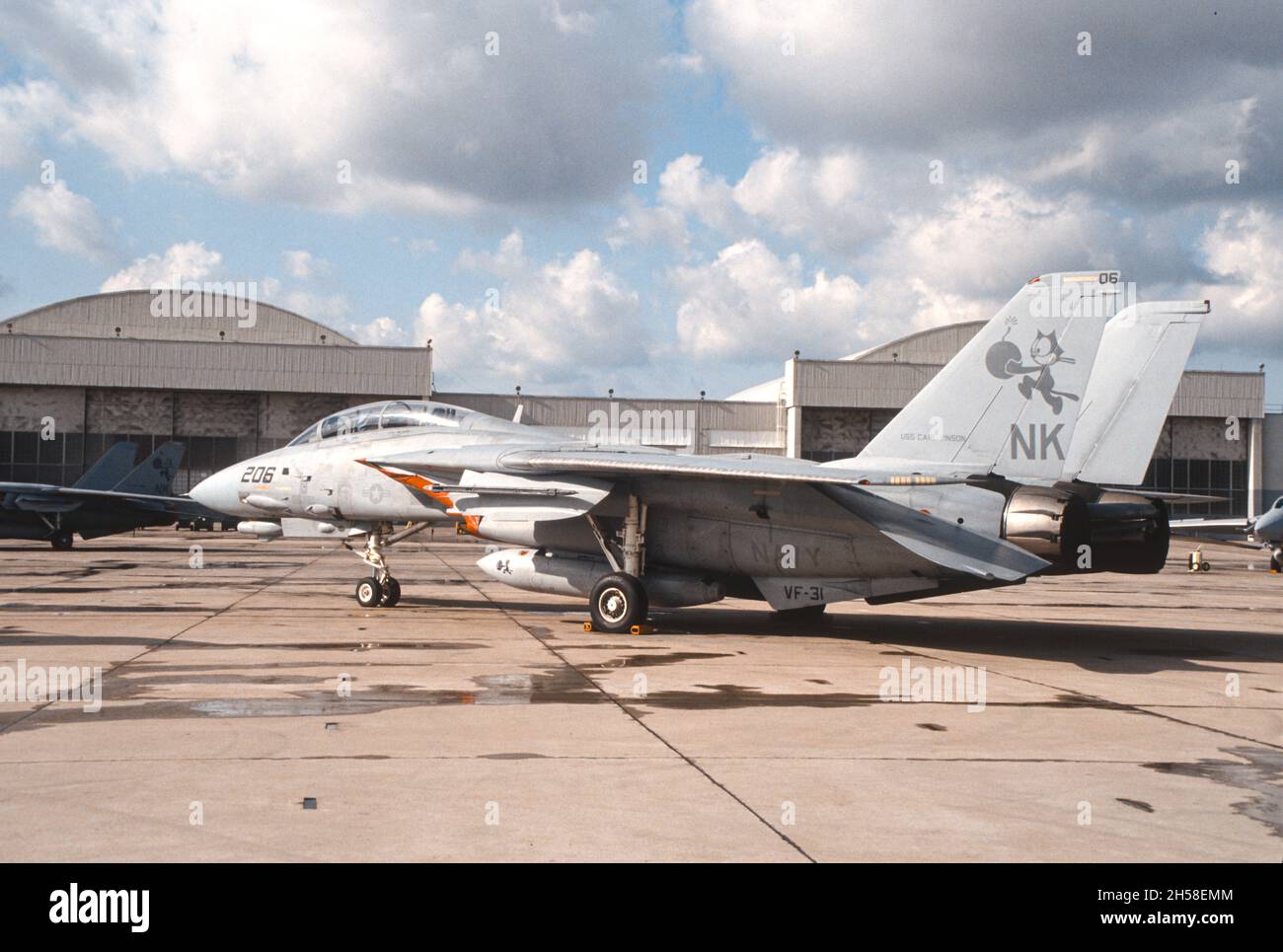 VF-31 Tomcatters F-14 on the tarmac at NAS Miramar, San Diego ...