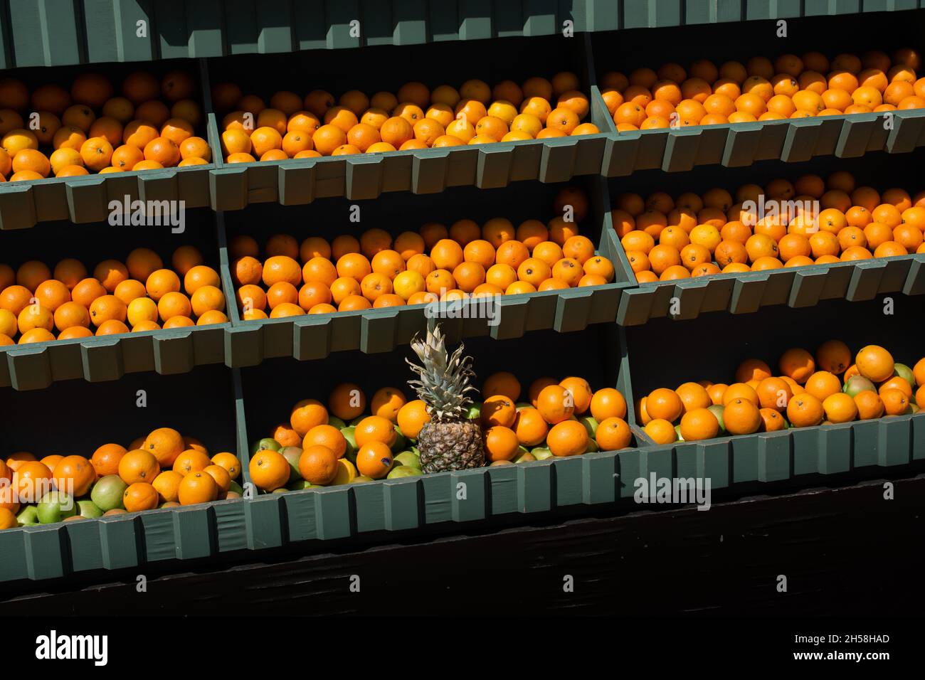 Load of oranges hi-res stock photography and images - Alamy