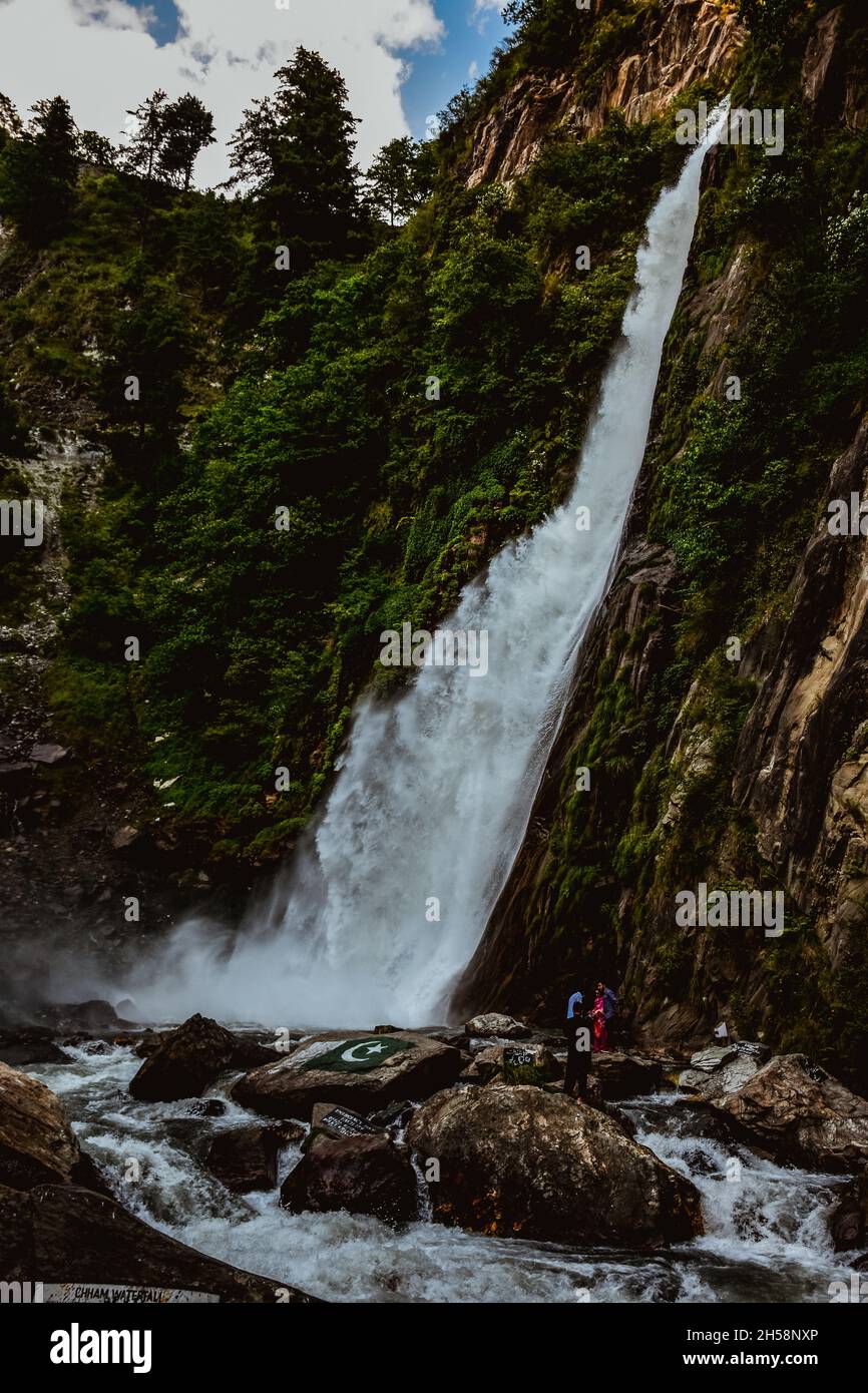 Huge waterfall hi-res stock photography and images - Alamy