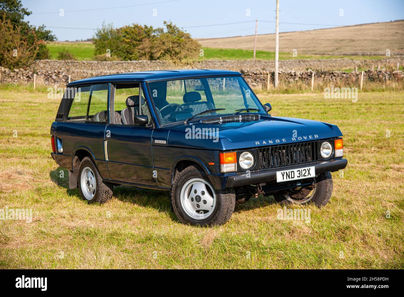 Early land rover model hi-res stock photography and images - Alamy