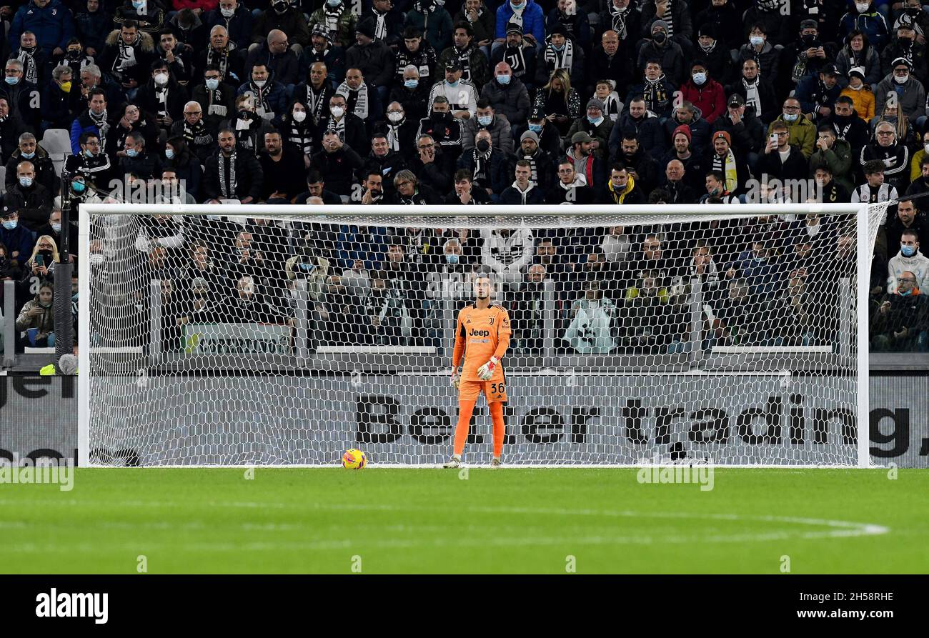 Mattia Perin of Juventus FC in action during the Serie A 2020/21 match ...