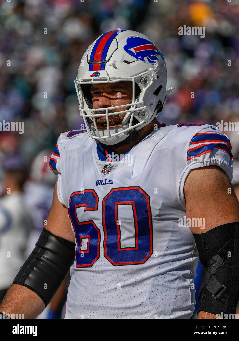 Jacksonville, FL, USA. 7th Nov, 2021. Buffalo Bills center Mitch Morse ...