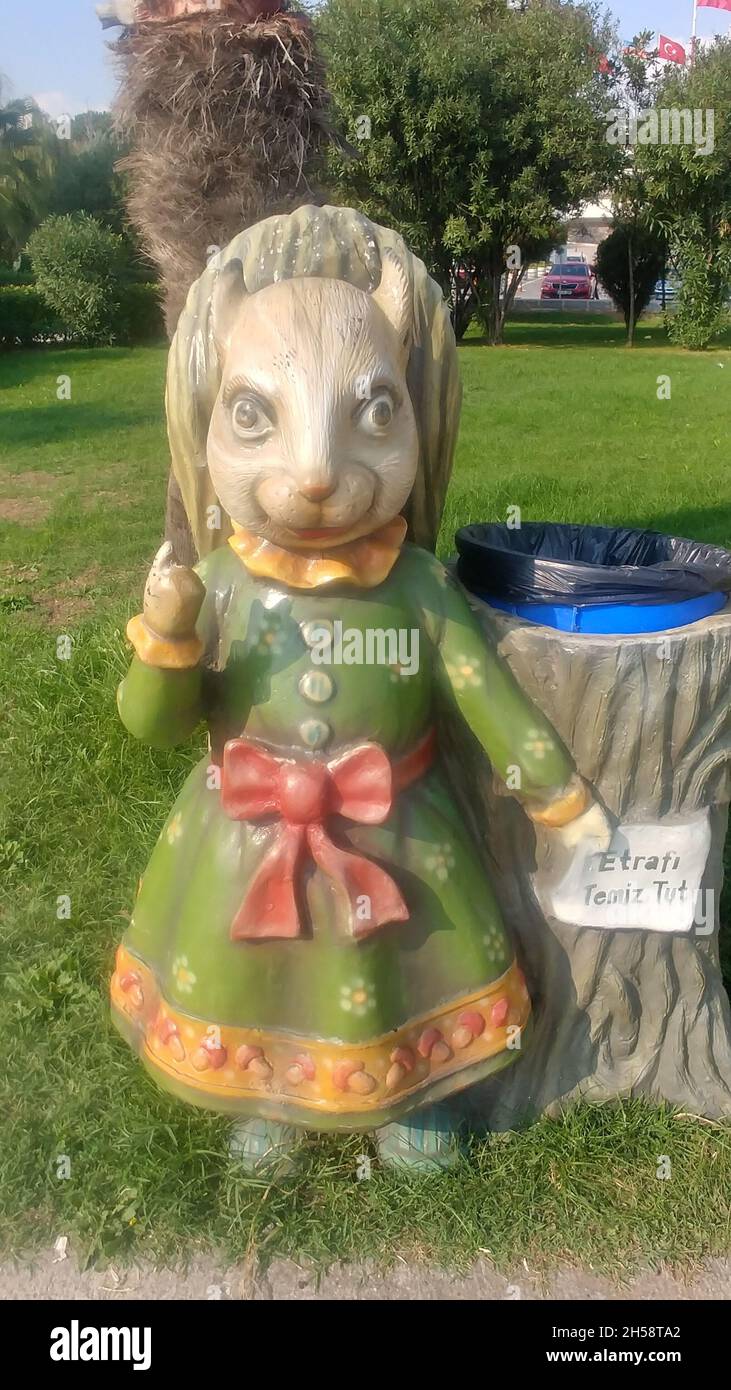 Fairy tale squirrel hi-res stock photography and images - Alamy