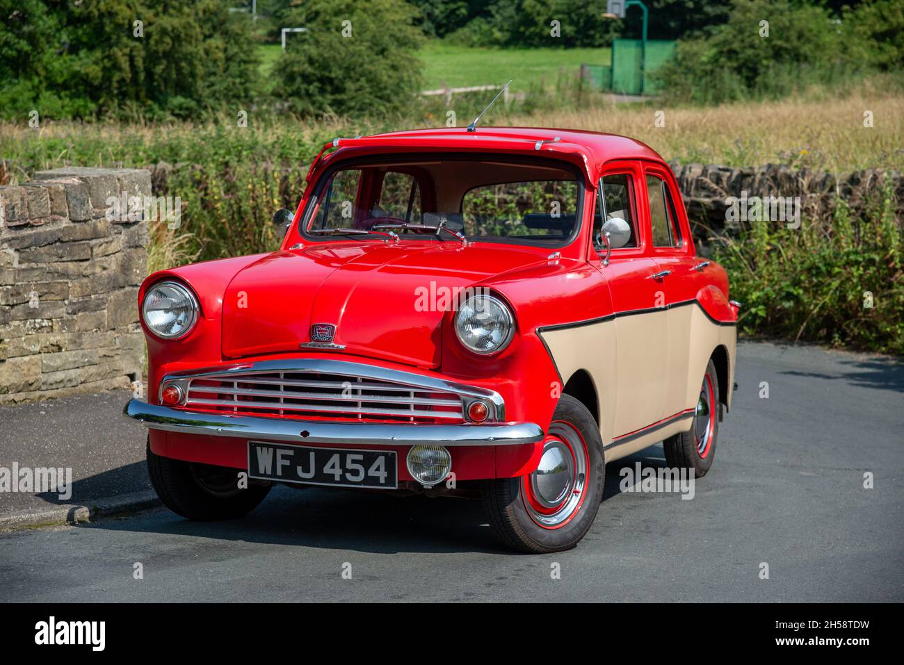 Standard pennant hi-res stock photography and images - Alamy