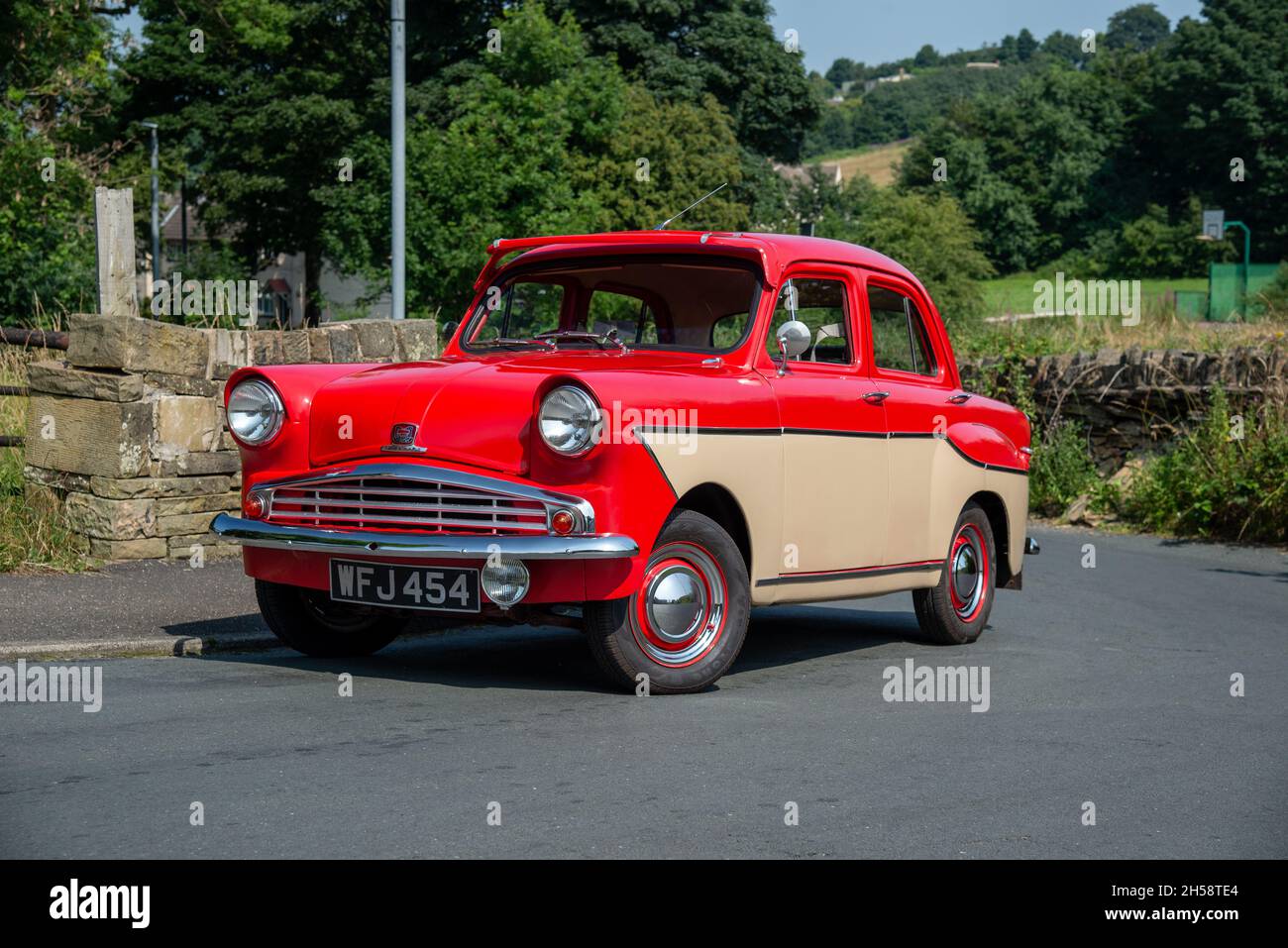 Standard pennant hi-res stock photography and images - Alamy