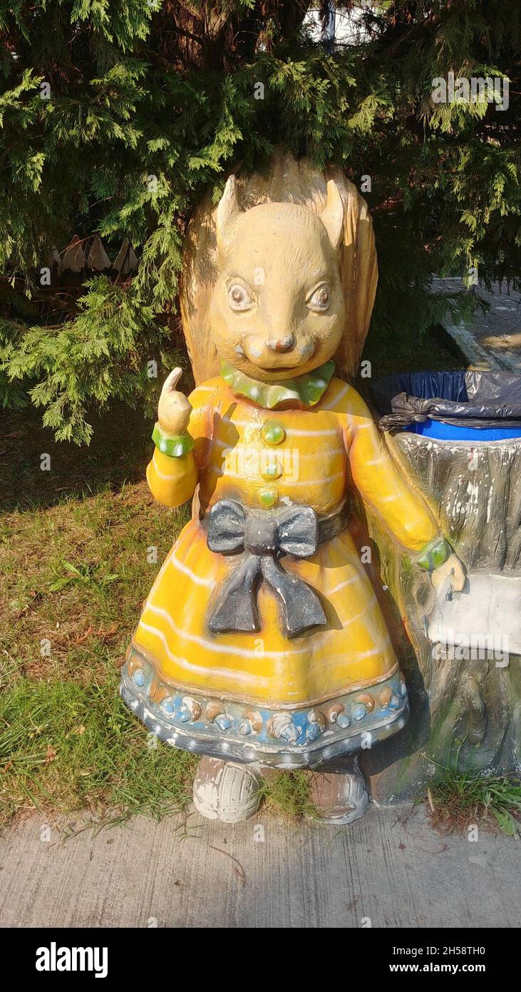 Fairy tale squirrel hi-res stock photography and images - Alamy