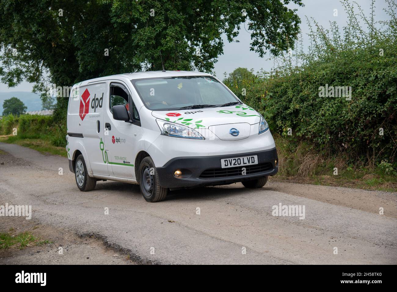 Dpd electric delivery van hi-res stock photography and images - Alamy