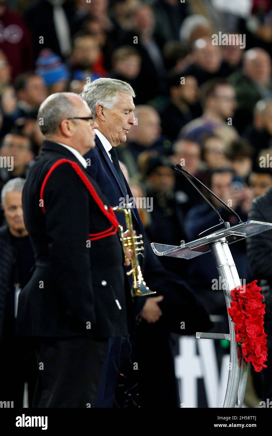 Sir trevor brooking hi-res stock photography and images - Alamy