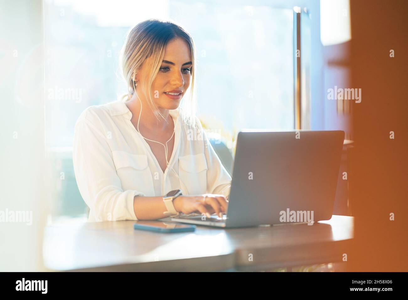 Positive typing hi-res stock photography and images - Alamy