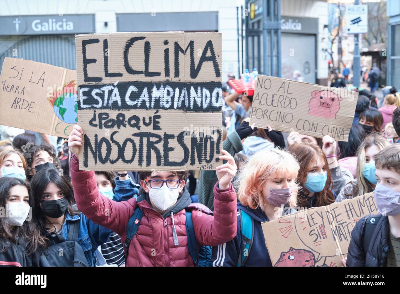 Climate change slogans hi-res stock photography and images - Alamy