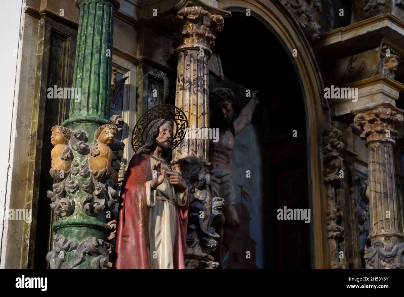 Altar of the Iglesia de Santa María, Mélida, Spain Stock Photo - Alamy