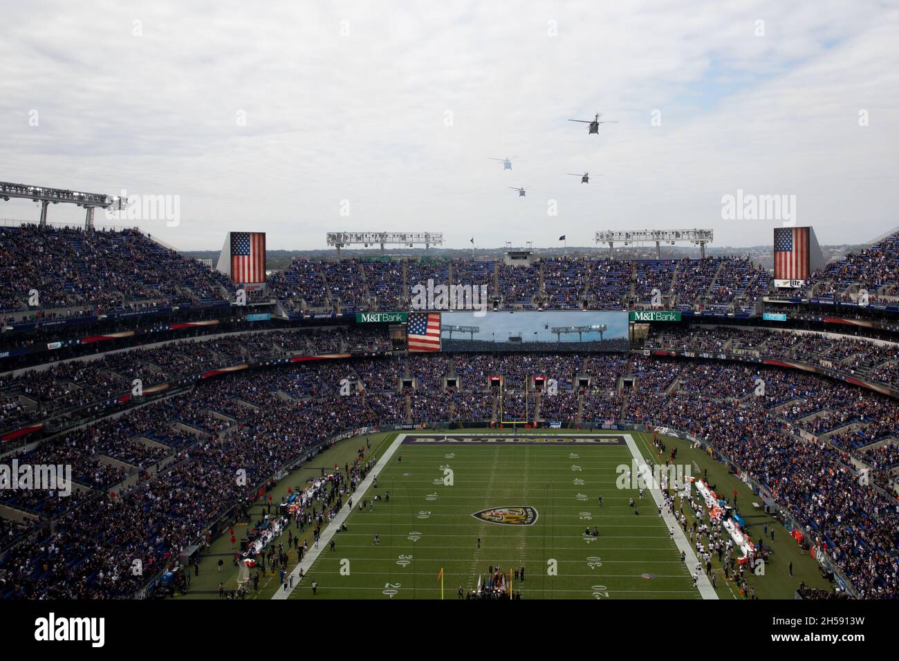 Maryland National Guard soldiers, from C Co., 2nd Assault Helicopter ...