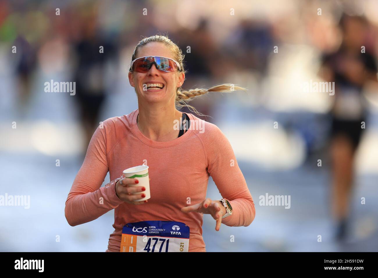 New York, N.Y/USA – 7th Nov. 2021: A runner is excited to caught on ...