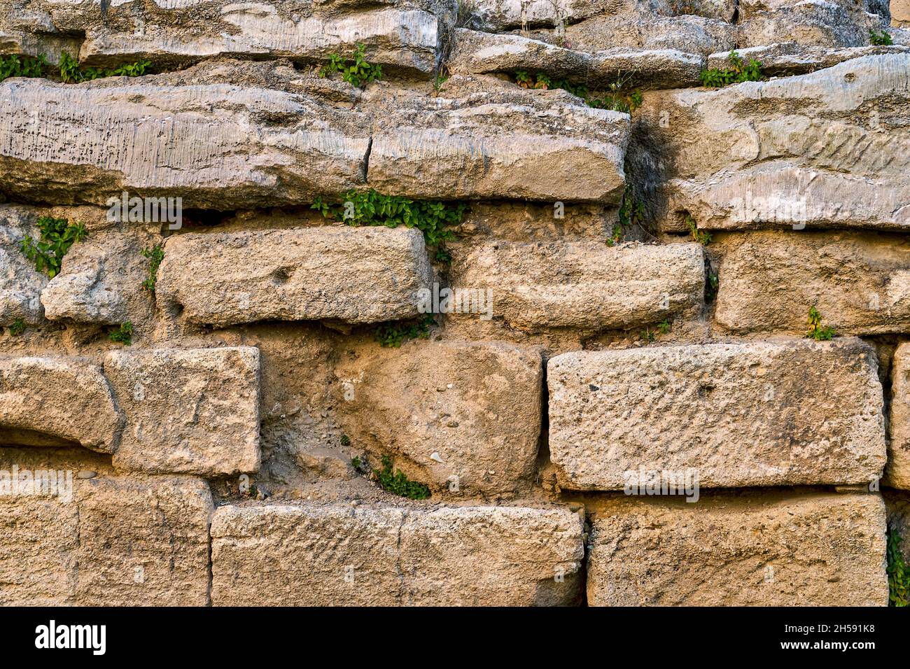 Stone built constructions hi-res stock photography and images - Alamy
