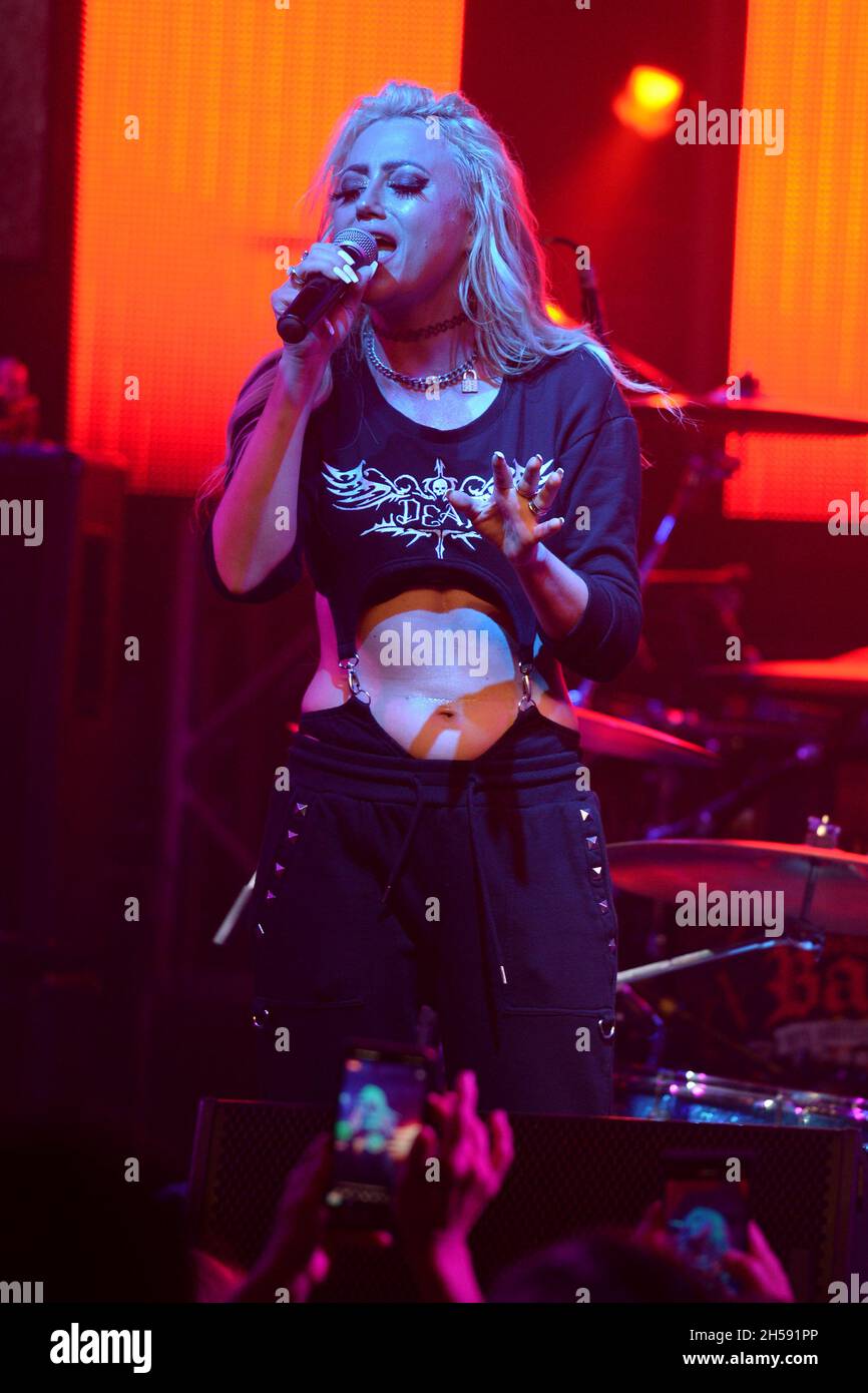 Christina chriss hi-res stock photography and images - Alamy