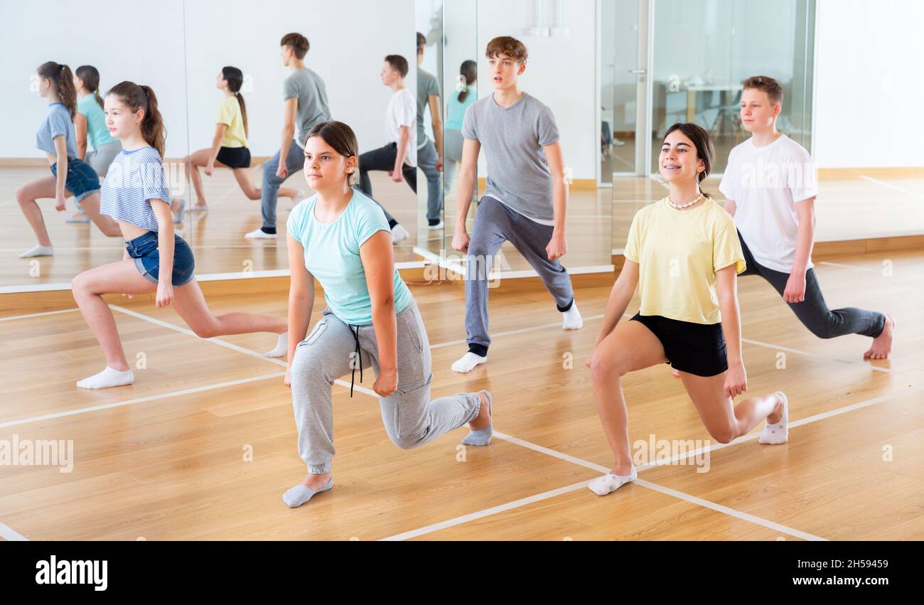 Teenage dancers practicing new dance in studio Stock Photo - Alamy