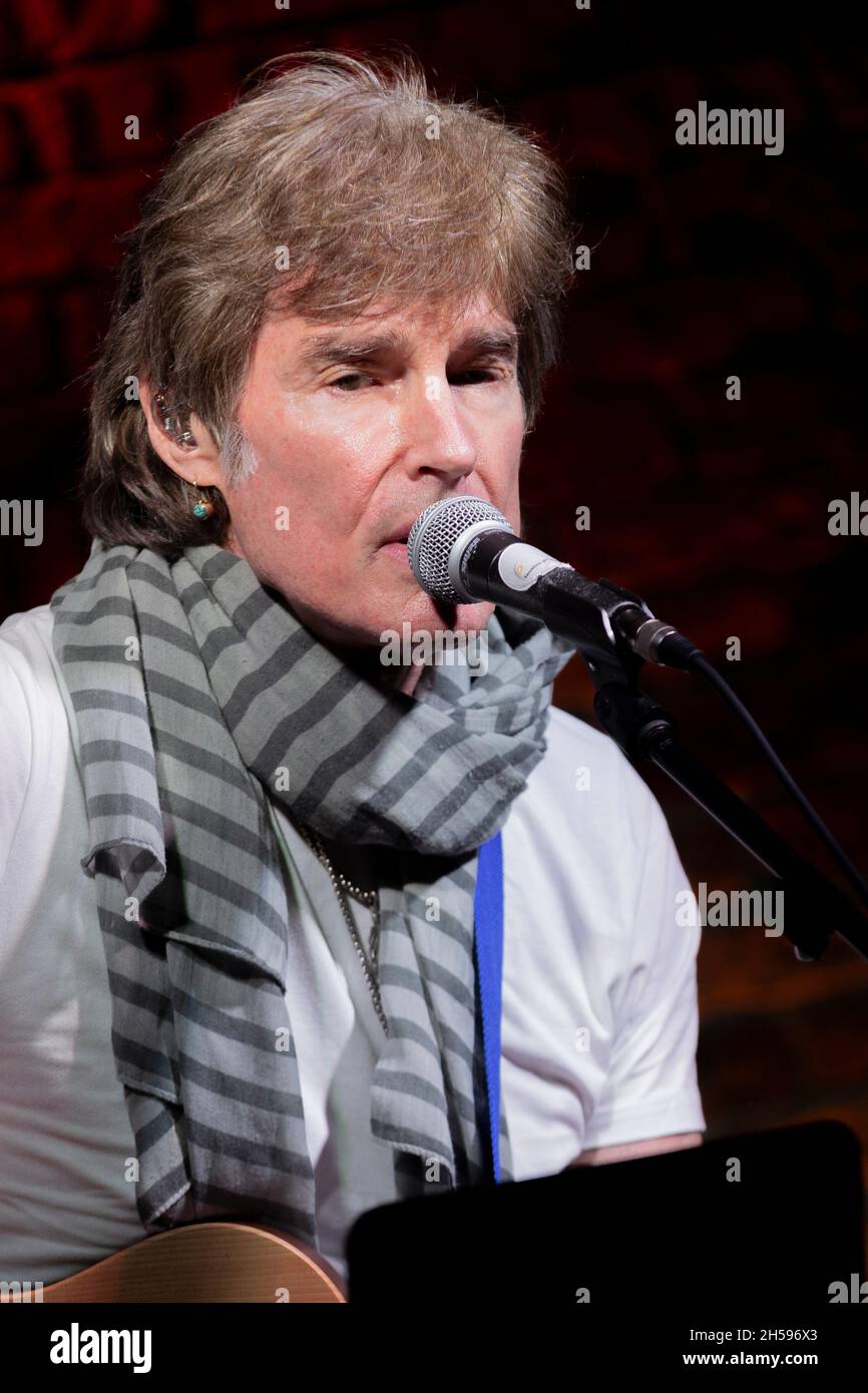 Ronn moss hi-res stock photography and images - Alamy