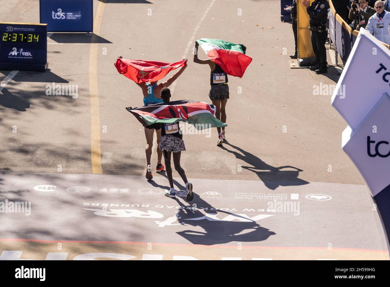 New York, NY - November 7, 2021: Winners of Men professional athletes ...