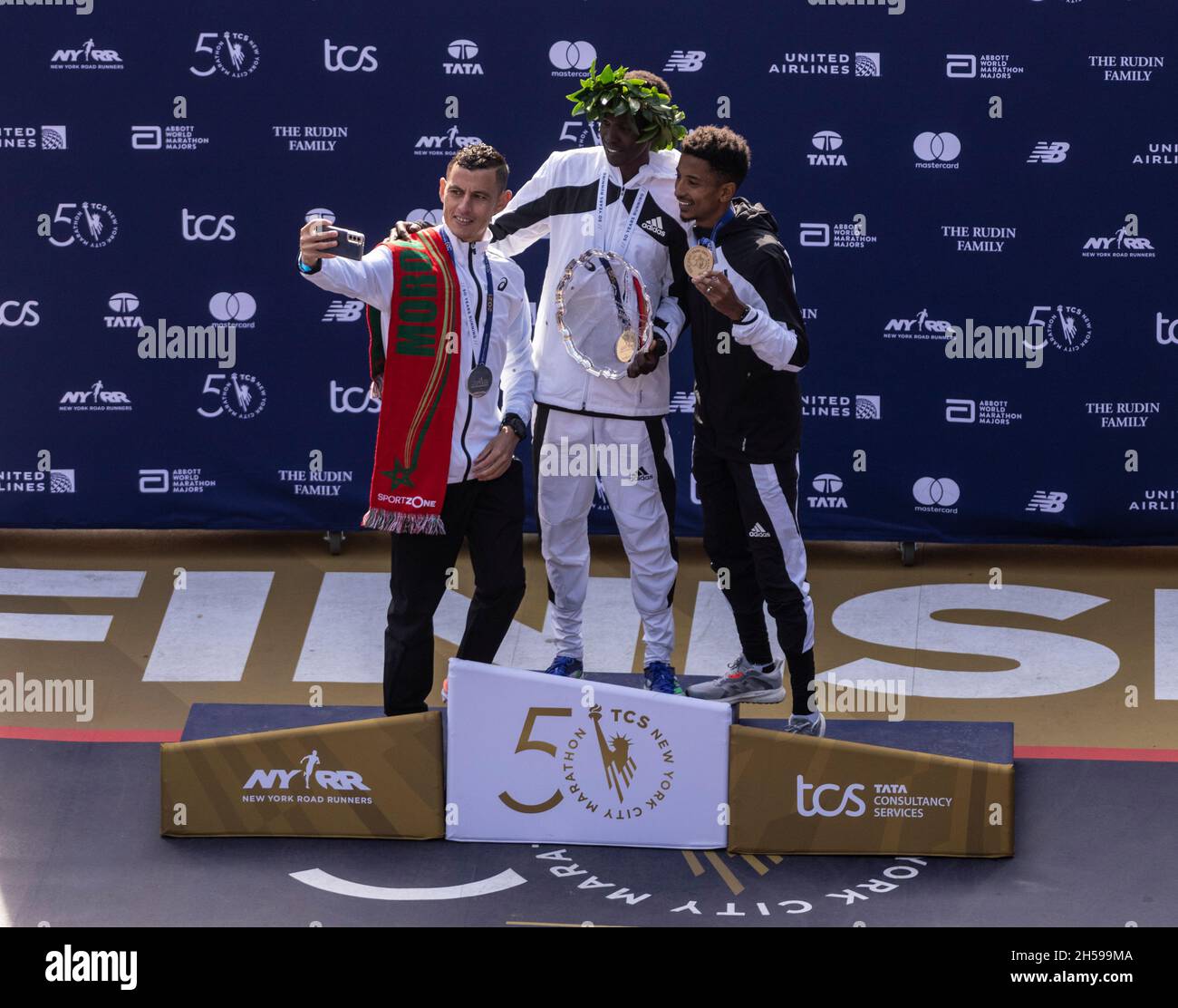 New York, NY - November 7, 2021: Winners of Men professional athletes ...