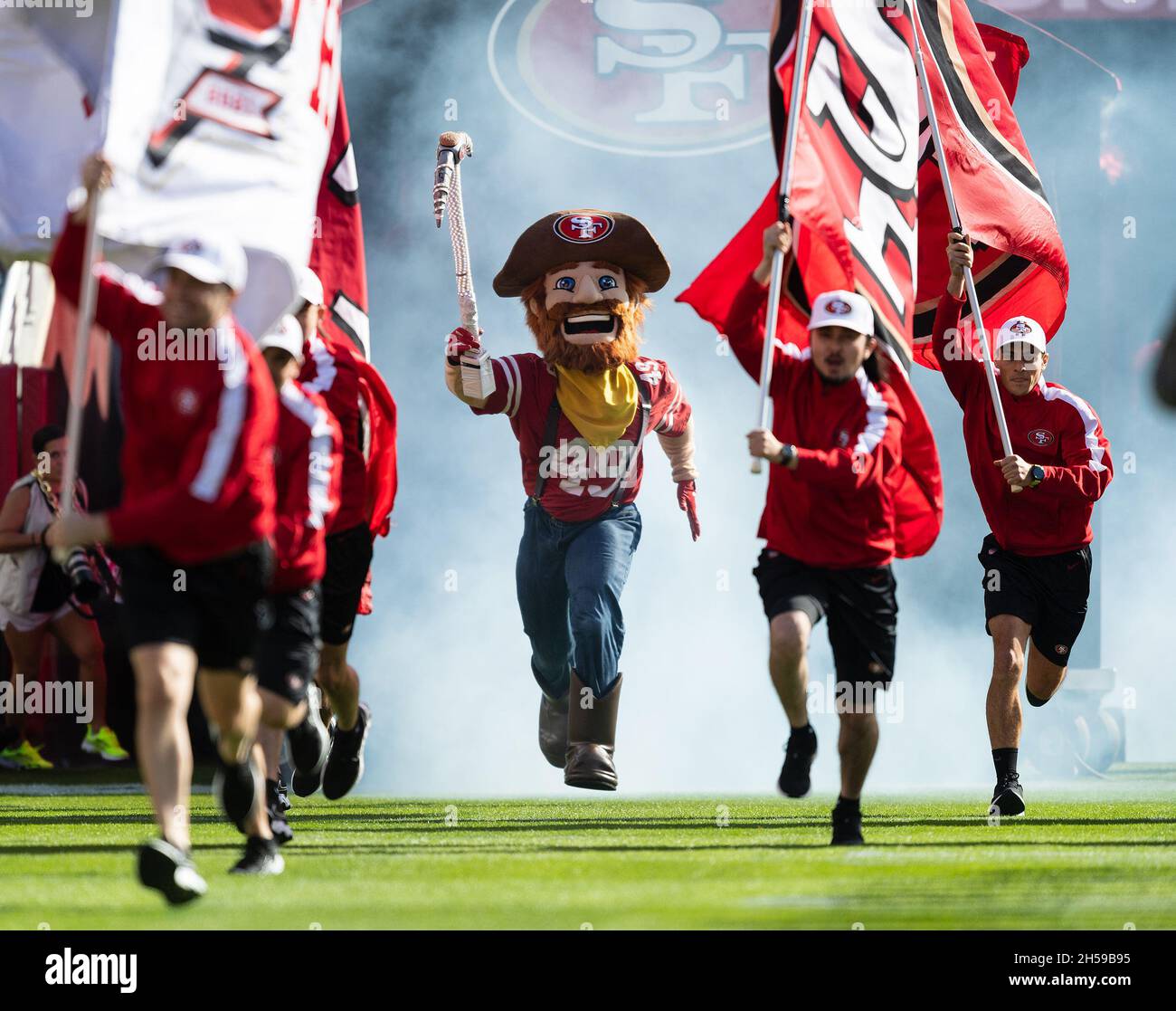 November 07, 2021: The 49ers mascot, Sourdough Sam, charges onto the ...