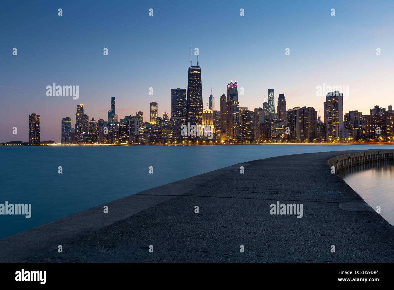 View of the Chicago downtown over lake Michigan Stock Photo - Alamy