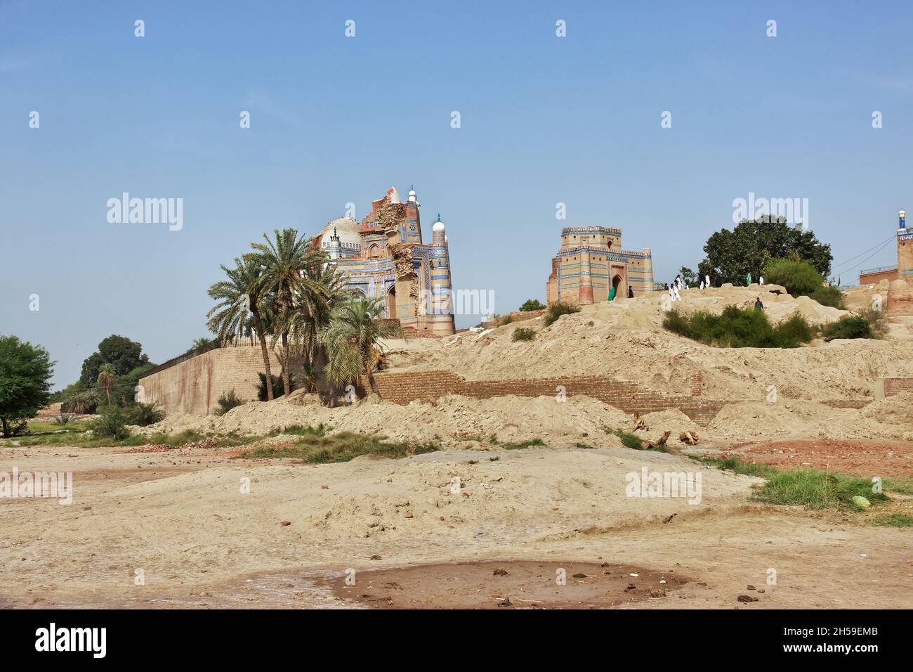 Uch Sharif, Ruins of centuries old Mausoleums close Bahawalpur ...