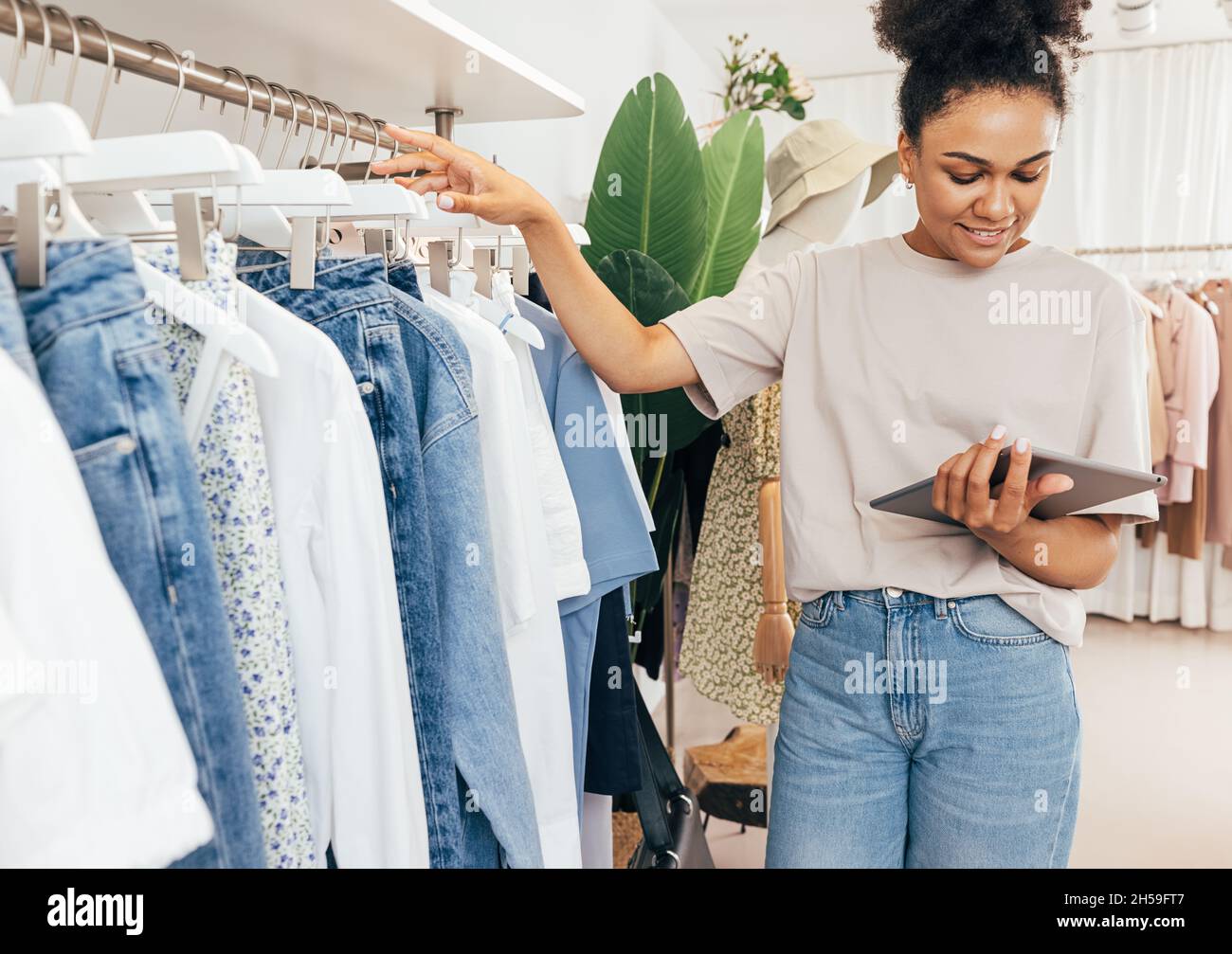 Taking inventory hi-res stock photography and images - Alamy