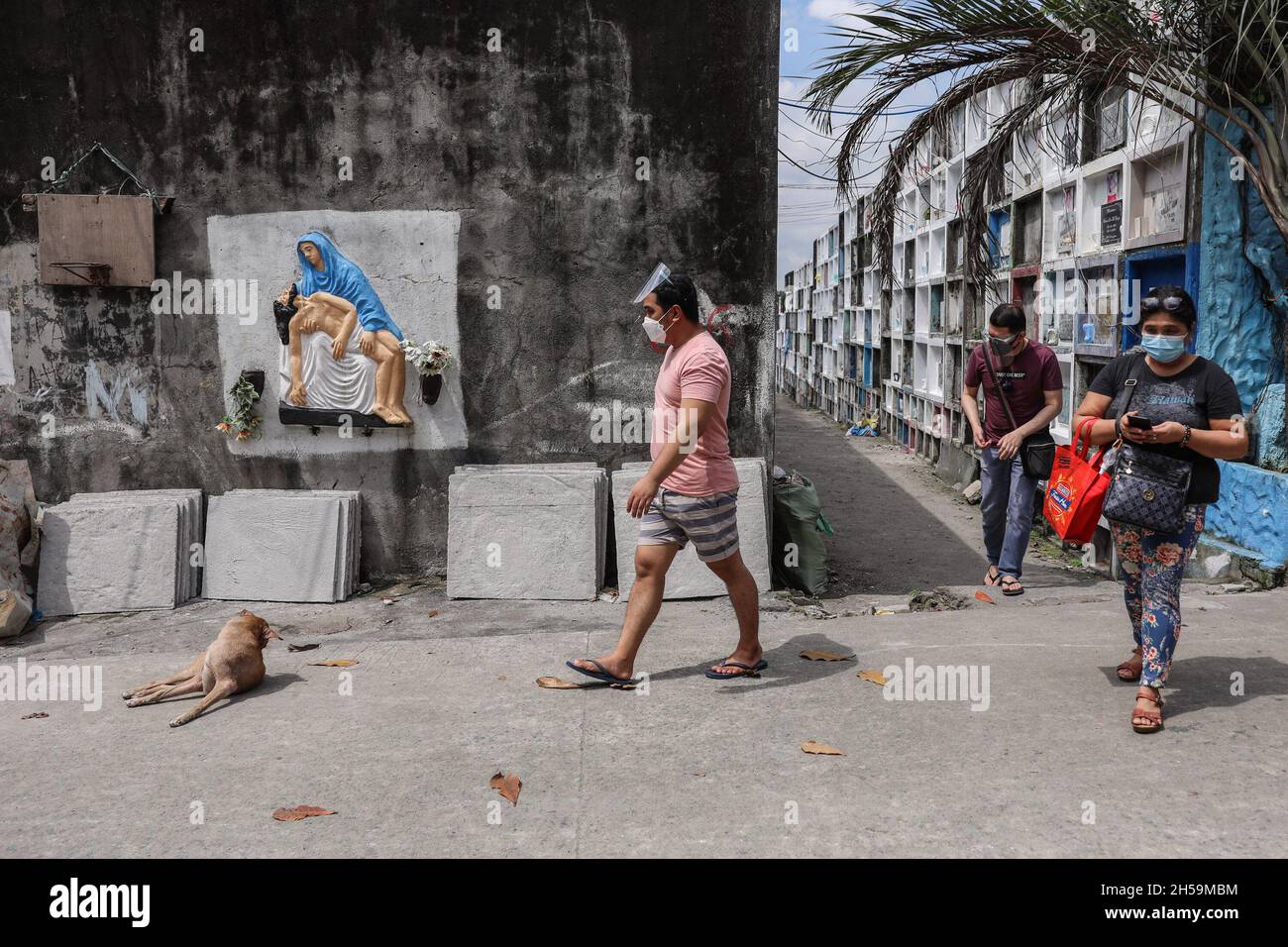 People visit their departed loved ones in observance of All Souls’ Day ...